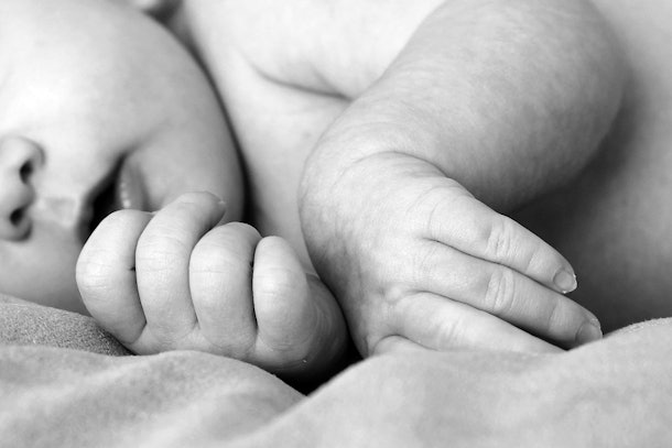 5 Signs Your Baby Is Too Cold Needs A Little Warmth 5-signs-your-baby-is-too-cold-needs-a-little-warmth