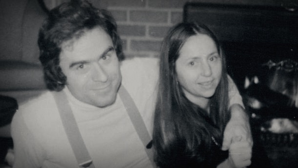 Photos Of Ted Bundy's Girlfriend Reveal What The Real Elizabeth ...